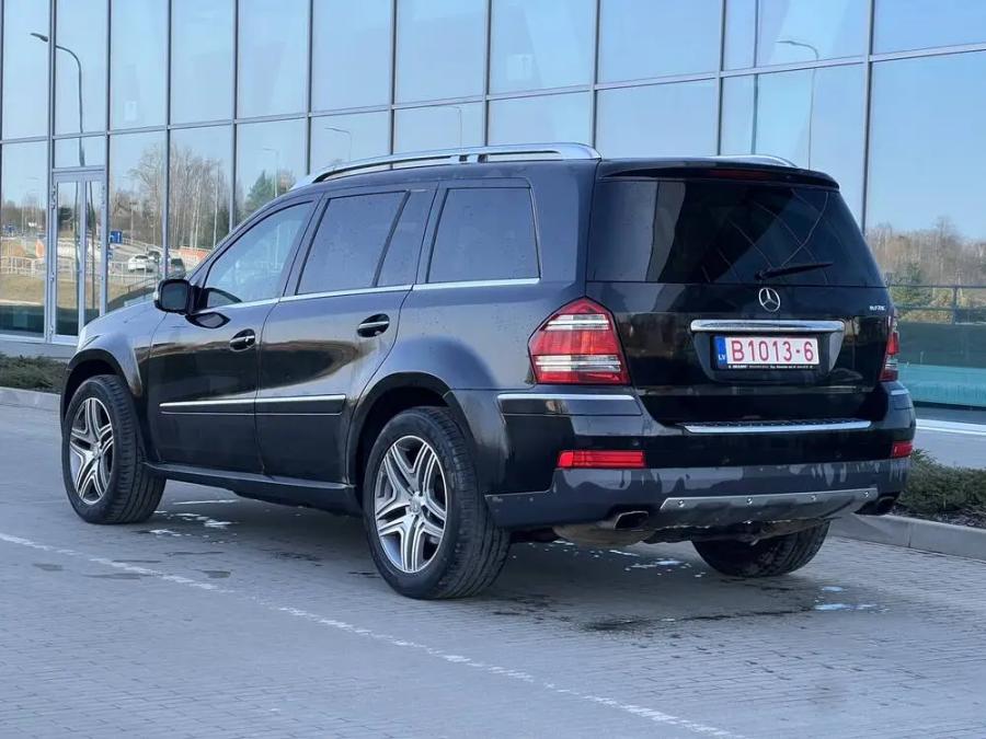 Black Mercedes-Benz GL 320 2007 in Rezekne, with an engine capacity of 3.00 L and mileage of 409 thousand km for 7150 €, photo 6 on AUTOMOTO.COM.LV