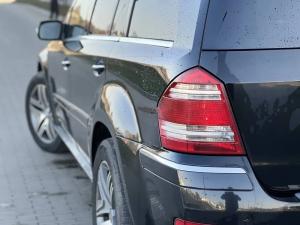 Black Mercedes-Benz GL 320 2007 in Rezekne, with an engine capacity of 3.00 L and mileage of 409 thousand km for 7150 €, photo 7 on AUTOMOTO.COM.LV