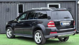 Melns Mercedes-Benz GL 320 2007 Rīga, ar dzinēja tilpumu 3.00 L un nobraukumu 0 tūkst. km par 3990 €, foto 5 vietnē AUTOMOTO.COM.LV