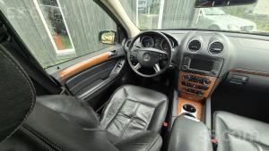 Melns Mercedes-Benz GL 320 2007 Rīga, ar dzinēja tilpumu 3.00 L un nobraukumu 0 tūkst. km par 3990 €, foto 7 vietnē AUTOMOTO.COM.LV