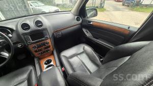 Melns Mercedes-Benz GL 320 2007 Rīga, ar dzinēja tilpumu 3.00 L un nobraukumu 0 tūkst. km par 3990 €, foto 9 vietnē AUTOMOTO.COM.LV