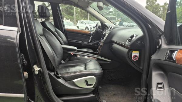 Melns Mercedes-Benz GL 320 2007 Rīga, ar dzinēja tilpumu 3.00 L un nobraukumu 0 tūkst. km par 3990 €, foto 9 vietnē AUTOMOTO.COM.LV