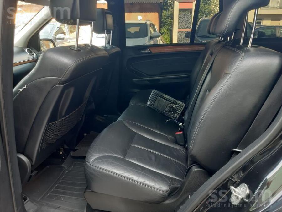 Black Mercedes-Benz GL 320 2007 in Daugavpils, with an engine capacity of 3.00 L and mileage of 0 thousand km for 5900 €, photo 20 on AUTOMOTO.COM.LV