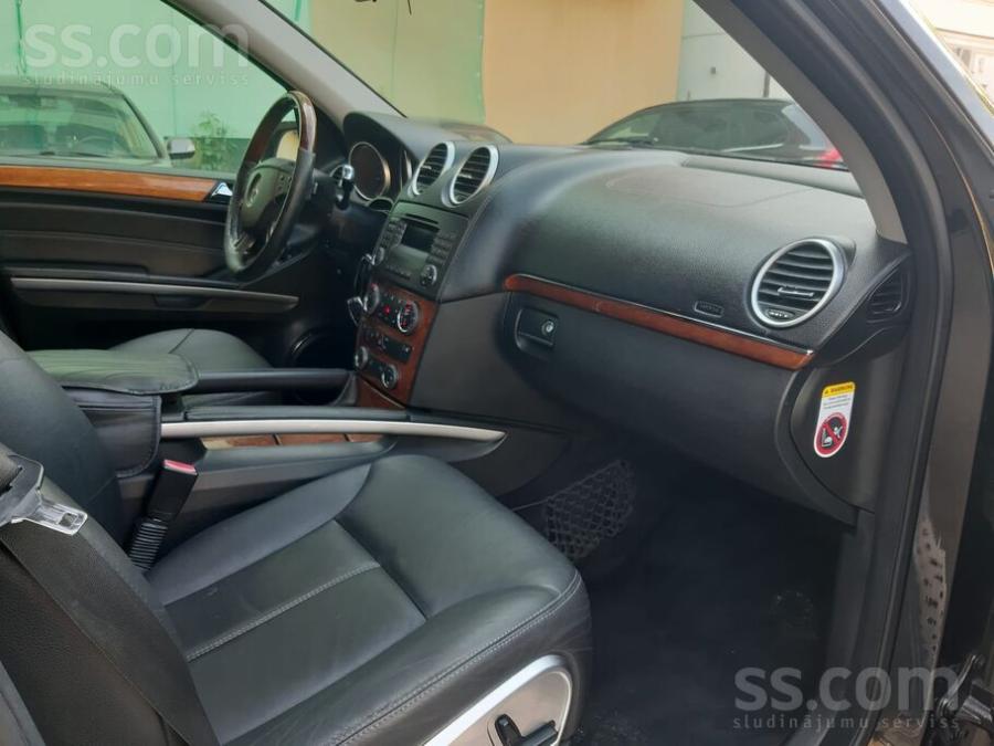 Black Mercedes-Benz GL 320 2007 in Daugavpils, with an engine capacity of 3.00 L and mileage of 0 thousand km for 5900 €, photo 25 on AUTOMOTO.COM.LV