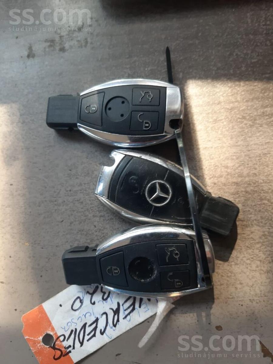 Black Mercedes-Benz GL 320 2007 in Daugavpils, with an engine capacity of 3.00 L and mileage of 0 thousand km for 5900 €, photo 27 on AUTOMOTO.COM.LV