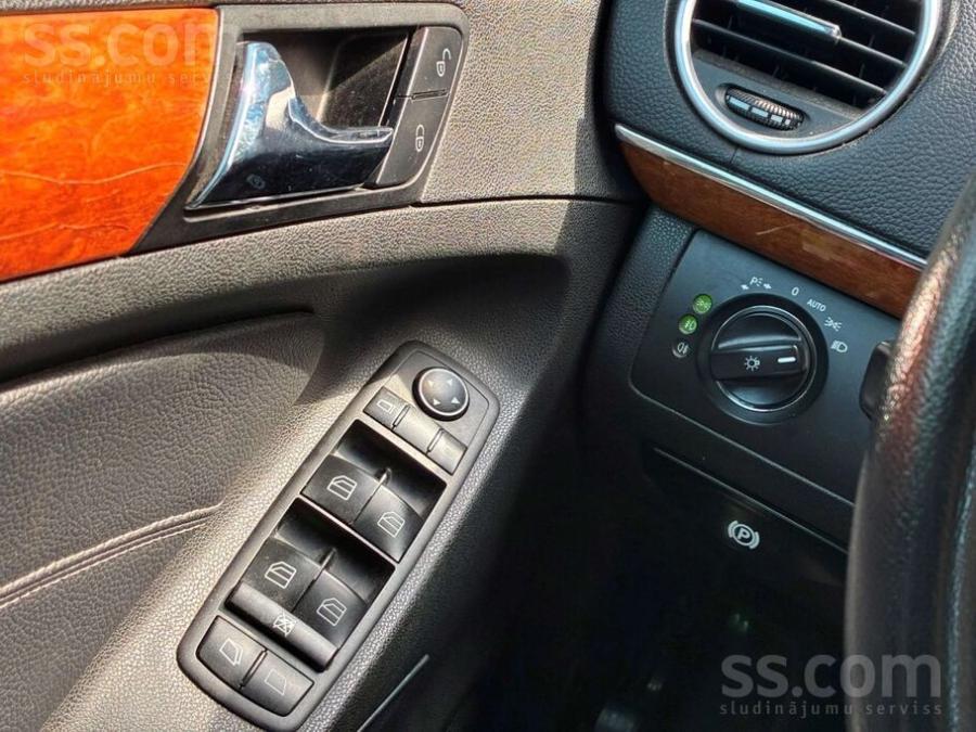 Black Mercedes-Benz GL 320 2007 in Riga, with an engine capacity of 3.00 L and mileage of 345 thousand km for 11980 €, photo 15 on AUTOMOTO.COM.LV