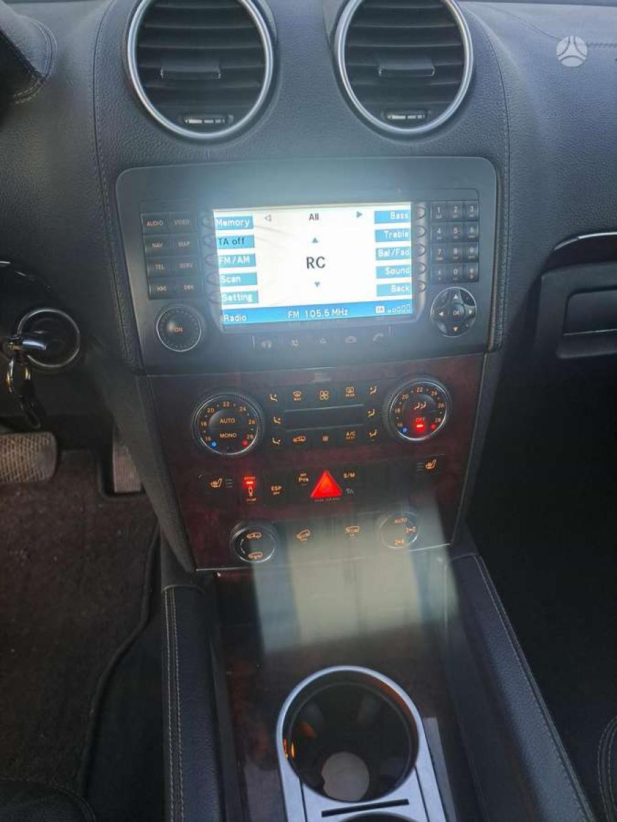 Melns Mercedes-Benz GL 320 2007 Pasvalys, ar dzinēja tilpumu 2.99 L un nobraukumu 304 tūkst. km par 5600 €, foto 7 vietnē AUTOMOTO.COM.LV