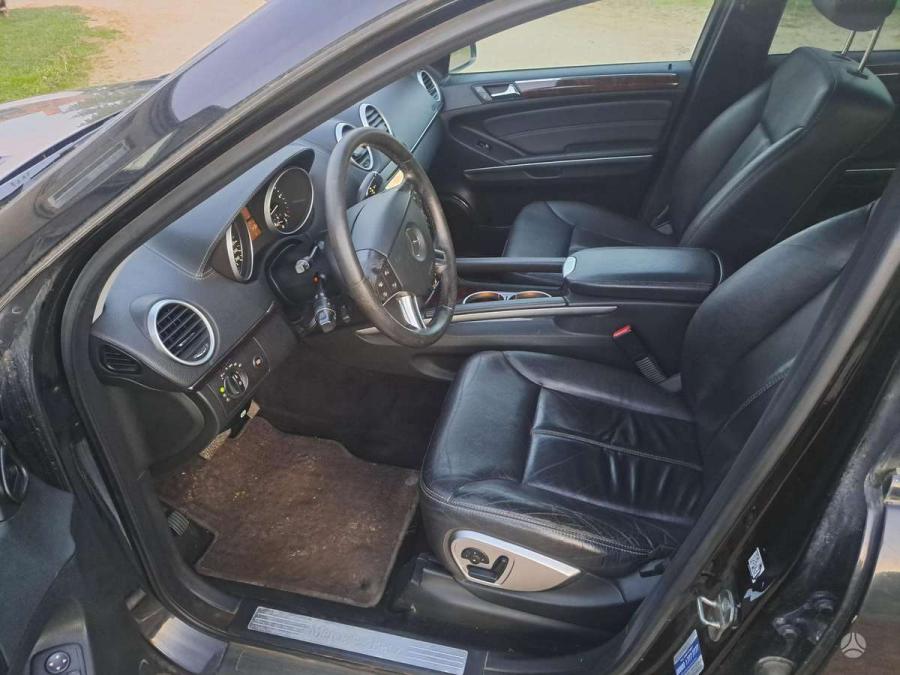 Melns Mercedes-Benz GL 320 2007 Pasvalys, ar dzinēja tilpumu 2.99 L un nobraukumu 304 tūkst. km par 5600 €, foto 8 vietnē AUTOMOTO.COM.LV