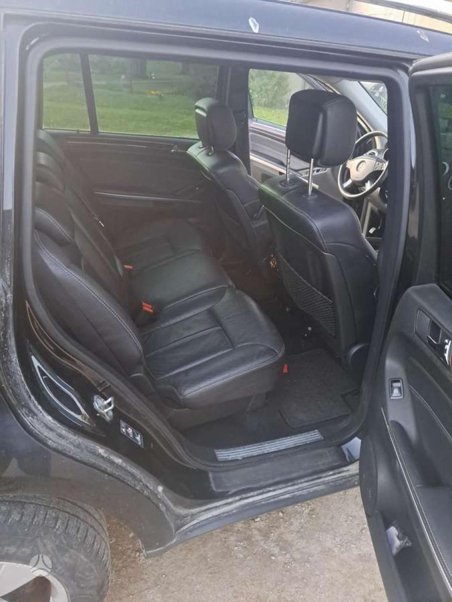 Melns Mercedes-Benz GL 320 2007 Pasvalys, ar dzinēja tilpumu 2.99 L un nobraukumu 304 tūkst. km par 5600 €, foto 13 vietnē AUTOMOTO.COM.LV