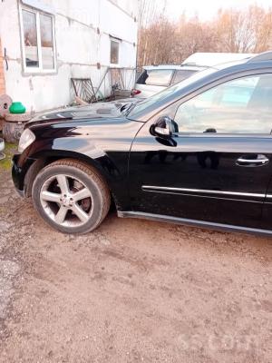 Black Mercedes-Benz GL 320 2007 in Daugavpils, with an engine capacity of 3.00 L and mileage of 0 thousand km for 5850 €, photo 3 on AUTOMOTO.COM.LV