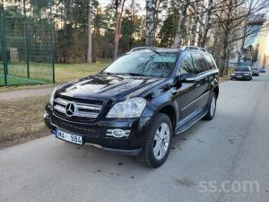 Melns Mercedes-Benz GL 320 2008 Rīga, ar dzinēja tilpumu 3.00 L un nobraukumu 280 tūkst. km par 27500 €, foto 1 vietnē AUTOMOTO.COM.LV