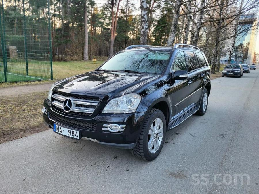 Melns Mercedes-Benz GL 320 2008 Rīga, ar dzinēja tilpumu 3.00 L un nobraukumu 280 tūkst. km par 27500 €, foto 1 vietnē AUTOMOTO.COM.LV