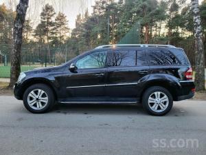 Melns Mercedes-Benz GL 320 2008 Rīga, ar dzinēja tilpumu 3.00 L un nobraukumu 280 tūkst. km par 27500 €, foto 4 vietnē AUTOMOTO.COM.LV