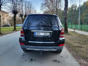 Melns Mercedes-Benz GL 320 2008 Rīga, ar dzinēja tilpumu 3.00 L un nobraukumu 280 tūkst. km par 27500 €, foto 6 vietnē AUTOMOTO.COM.LV