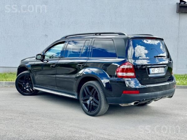 Melns Mercedes-Benz GL 320 2008 Jelgava, ar dzinēja tilpumu 3.00 L un nobraukumu 0 tūkst. km par 7950 €, foto 5 vietnē AUTOMOTO.COM.LV