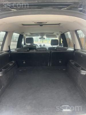 Black Mercedes-Benz GL 320 2009 in Riga, with an engine capacity of 3.00 L and mileage of 282 thousand km for 9050 €, photo 5 on AUTOMOTO.COM.LV