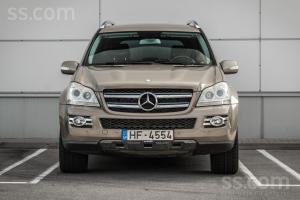 Brown Mercedes-Benz GL 320 2008 in Riga, with an engine capacity of 3.00 L and mileage of 327 thousand km for 5990 €, photo 3 on AUTOMOTO.COM.LV