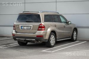 Brown Mercedes-Benz GL 320 2008 in Riga, with an engine capacity of 3.00 L and mileage of 327 thousand km for 5990 €, photo 5 on AUTOMOTO.COM.LV