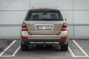 Brown Mercedes-Benz GL 320 2008 in Riga, with an engine capacity of 3.00 L and mileage of 327 thousand km for 5990 €, photo 6 on AUTOMOTO.COM.LV
