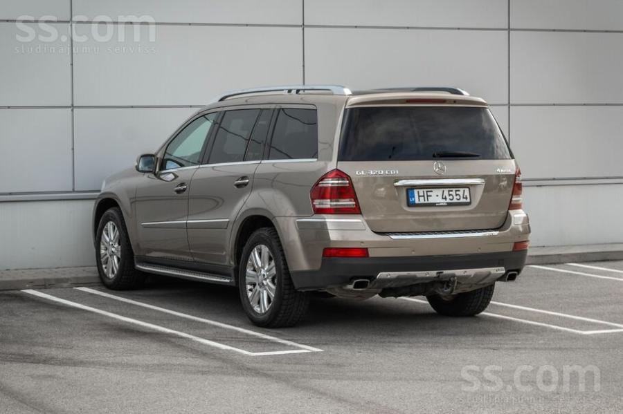 Brown Mercedes-Benz GL 320 2008 in Riga, with an engine capacity of 3.00 L and mileage of 327 thousand km for 5990 €, photo 7 on AUTOMOTO.COM.LV