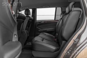 Brown Mercedes-Benz GL 320 2008 in Riga, with an engine capacity of 3.00 L and mileage of 327 thousand km for 5990 €, photo 15 on AUTOMOTO.COM.LV