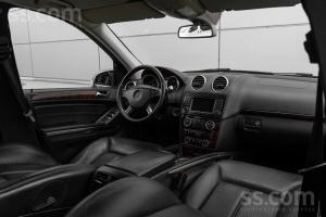 Brown Mercedes-Benz GL 320 2008 in Riga, with an engine capacity of 3.00 L and mileage of 327 thousand km for 5990 €, photo 19 on AUTOMOTO.COM.LV