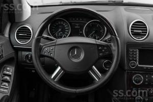 Brown Mercedes-Benz GL 320 2008 in Riga, with an engine capacity of 3.00 L and mileage of 327 thousand km for 5990 €, photo 22 on AUTOMOTO.COM.LV