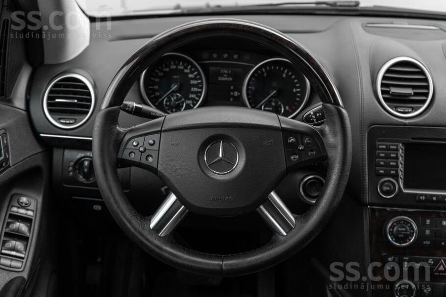 Brown Mercedes-Benz GL 320 2008 in Riga, with an engine capacity of 3.00 L and mileage of 327 thousand km for 5990 €, photo 22 on AUTOMOTO.COM.LV