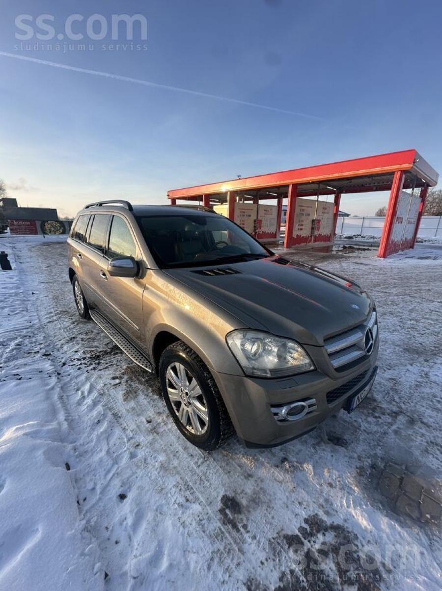 Mercedes-Benz GL 320 2008 in Riga, with an engine capacity of 3.00 L and mileage of 292 thousand km for 8500 €, photo 3 on AUTOMOTO.COM.LV