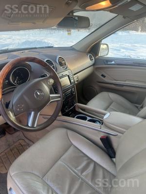 Mercedes-Benz GL 320 2008 in Riga, with an engine capacity of 3.00 L and mileage of 292 thousand km for 8500 €, photo 10 on AUTOMOTO.COM.LV