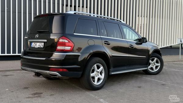 Mercedes-Benz GL 320 2010 in Vilnius, with an engine capacity of 3.00 L and mileage of 360 thousand km for 6900 €, photo 8 on AUTOMOTO.COM.LV