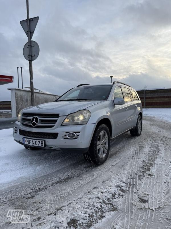 Pelēks Mercedes-Benz GL 320 2006 Viļņa, ar dzinēja tilpumu 3.00 L un nobraukumu 380 tūkst. km par 3700 €, foto 2 vietnē AUTOMOTO.COM.LV