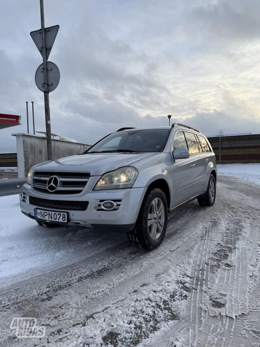 Pelēks Mercedes-Benz GL 320 2006 Viļņa, ar dzinēja tilpumu 3.00 L un nobraukumu 380 tūkst. km par 3700 €, foto 2 vietnē AUTOMOTO.COM.LV