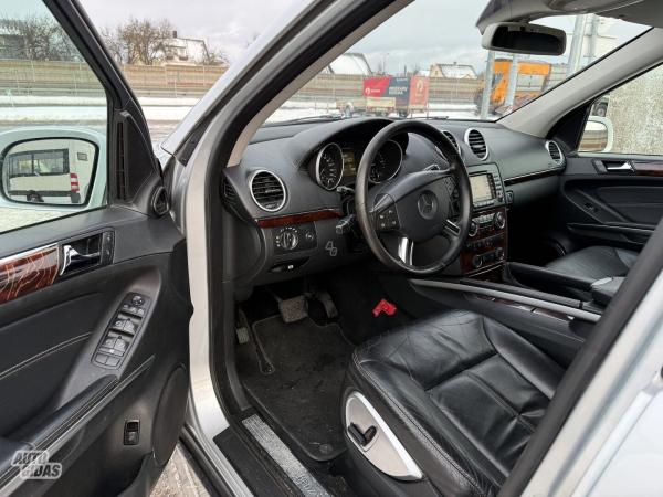 Pelēks Mercedes-Benz GL 320 2006 Viļņa, ar dzinēja tilpumu 3.00 L un nobraukumu 380 tūkst. km par 3700 €, foto 8 vietnē AUTOMOTO.COM.LV