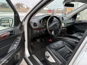 Pelēks Mercedes-Benz GL 320 2006 Viļņa, ar dzinēja tilpumu 3.00 L un nobraukumu 380 tūkst. km par 3700 €, foto 8 vietnē AUTOMOTO.COM.LV