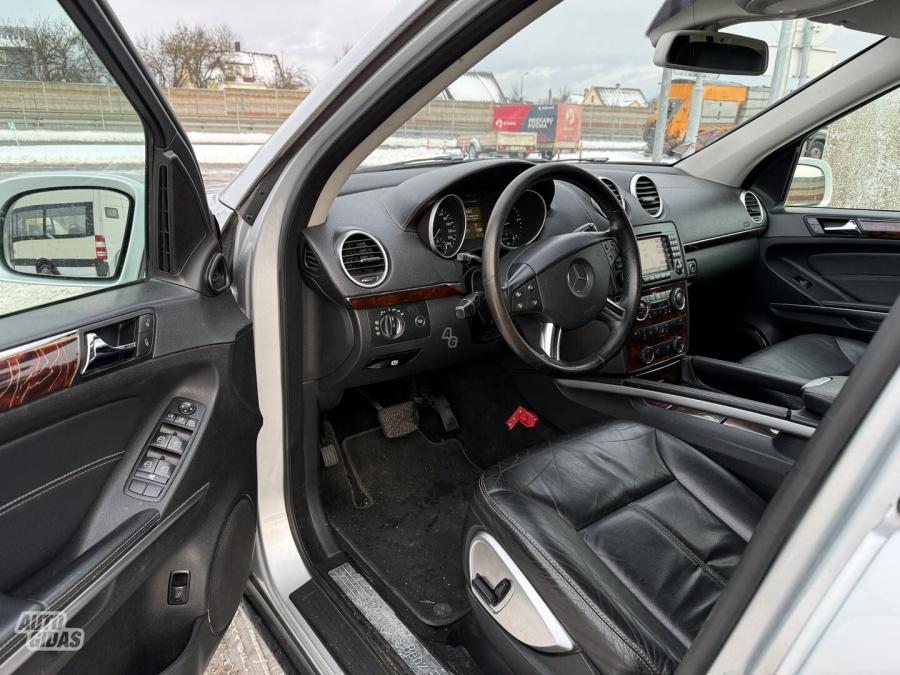 Pelēks Mercedes-Benz GL 320 2006 Viļņa, ar dzinēja tilpumu 3.00 L un nobraukumu 380 tūkst. km par 3700 €, foto 8 vietnē AUTOMOTO.COM.LV