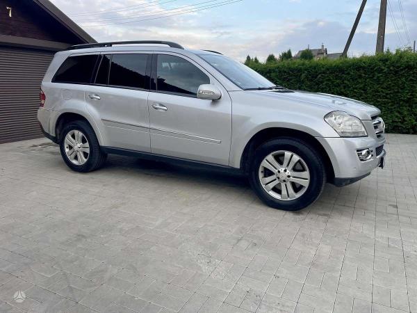 Мерседес ГЛ 320 2006 в Вильнюс на AUTOMOTO.COM.LV Серый Мерседес ГЛ 320 2006 в Вильнюс, объемом двигателя 3.00 л и пробегом 291 тыс. км за 4700 €, фото 7 на AUTOMOTO.COM.LV