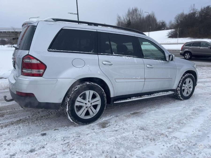 Pelēks Mercedes-Benz GL 320 2007 Kauņa, ar dzinēja tilpumu 2.99 L un nobraukumu 255 tūkst. km par 6750 €, foto 5 vietnē AUTOMOTO.COM.LV