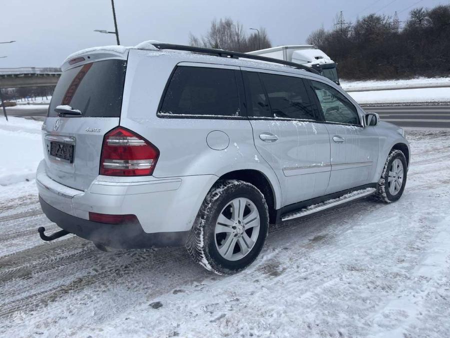 Pelēks Mercedes-Benz GL 320 2007 Kauņa, ar dzinēja tilpumu 2.99 L un nobraukumu 255 tūkst. km par 6750 €, foto 6 vietnē AUTOMOTO.COM.LV