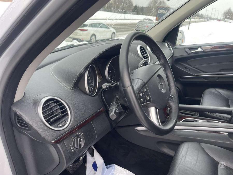 Pelēks Mercedes-Benz GL 320 2007 Kauņa, ar dzinēja tilpumu 2.99 L un nobraukumu 255 tūkst. km par 6750 €, foto 14 vietnē AUTOMOTO.COM.LV