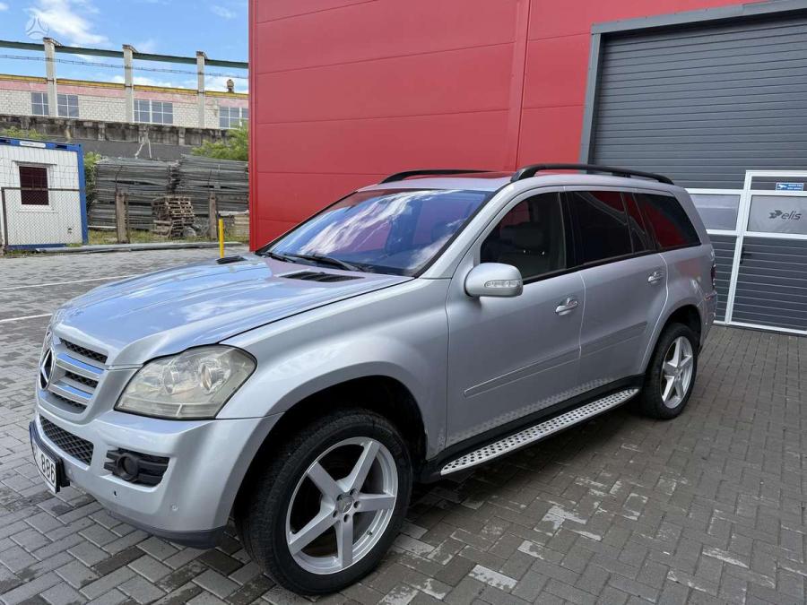 Pelēks Mercedes-Benz GL 320 2007 Viļņa, ar dzinēja tilpumu 2.99 L un nobraukumu 420 tūkst. km par 3500 €, foto 4 vietnē AUTOMOTO.COM.LV