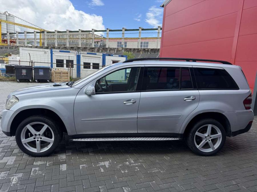 Pelēks Mercedes-Benz GL 320 2007 Viļņa, ar dzinēja tilpumu 2.99 L un nobraukumu 420 tūkst. km par 3500 €, foto 5 vietnē AUTOMOTO.COM.LV