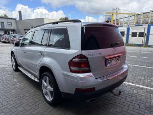 Pelēks Mercedes-Benz GL 320 2007 Viļņa, ar dzinēja tilpumu 2.99 L un nobraukumu 420 tūkst. km par 3500 €, foto 6 vietnē AUTOMOTO.COM.LV