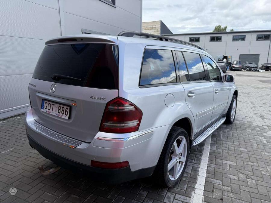 Pelēks Mercedes-Benz GL 320 2007 Viļņa, ar dzinēja tilpumu 2.99 L un nobraukumu 420 tūkst. km par 3500 €, foto 7 vietnē AUTOMOTO.COM.LV