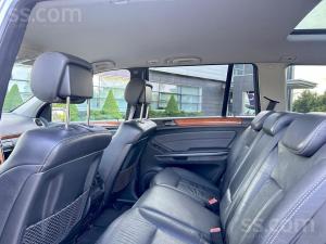 Pelēks Mercedes-Benz GL 320 2007 Rīga, ar dzinēja tilpumu 3.00 L un nobraukumu 0 tūkst. km par 4750 €, foto 18 vietnē AUTOMOTO.COM.LV