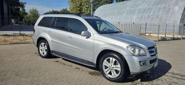 Grey Mercedes-Benz GL 320 2007 in Vilkaviskis, with an engine capacity of 2.99 L and mileage of 433 thousand km for 3100 €, photo 3 on AUTOMOTO.COM.LV