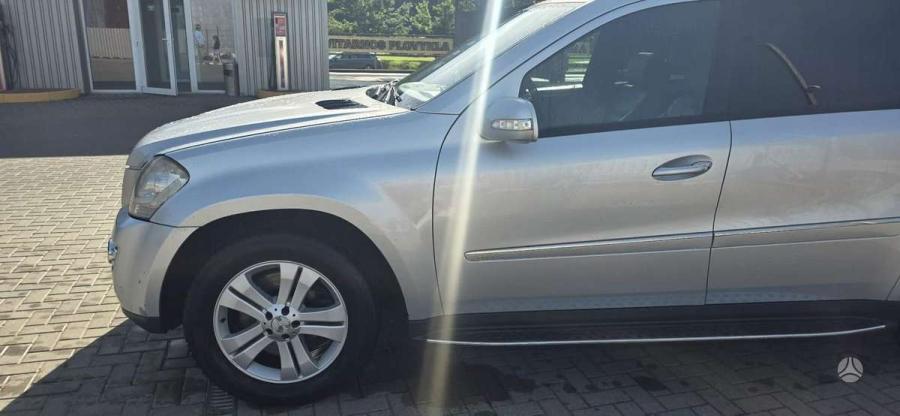 Pelēks Mercedes-Benz GL 320 2007 Vilkaviškis, ar dzinēja tilpumu 2.99 L un nobraukumu 433 tūkst. km par 3100 €, foto 7 vietnē AUTOMOTO.COM.LV