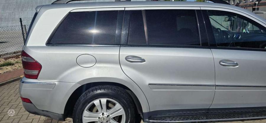 Pelēks Mercedes-Benz GL 320 2007 Vilkaviškis, ar dzinēja tilpumu 2.99 L un nobraukumu 433 tūkst. km par 3100 €, foto 8 vietnē AUTOMOTO.COM.LV