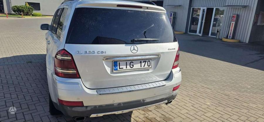 Pelēks Mercedes-Benz GL 320 2007 Vilkaviškis, ar dzinēja tilpumu 2.99 L un nobraukumu 433 tūkst. km par 3100 €, foto 9 vietnē AUTOMOTO.COM.LV