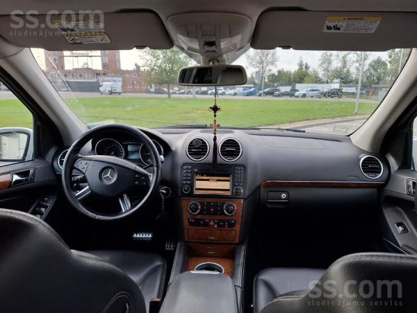 Grey Mercedes-Benz GL 320 2007 in Riga, with an engine capacity of 3.00 L and mileage of 312 thousand km for 7200 €, photo 7 on AUTOMOTO.COM.LV